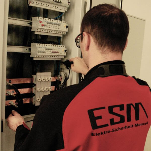 Prüfung elektrischer Anlagen nach VDE 0105-100 | ESM GmbH